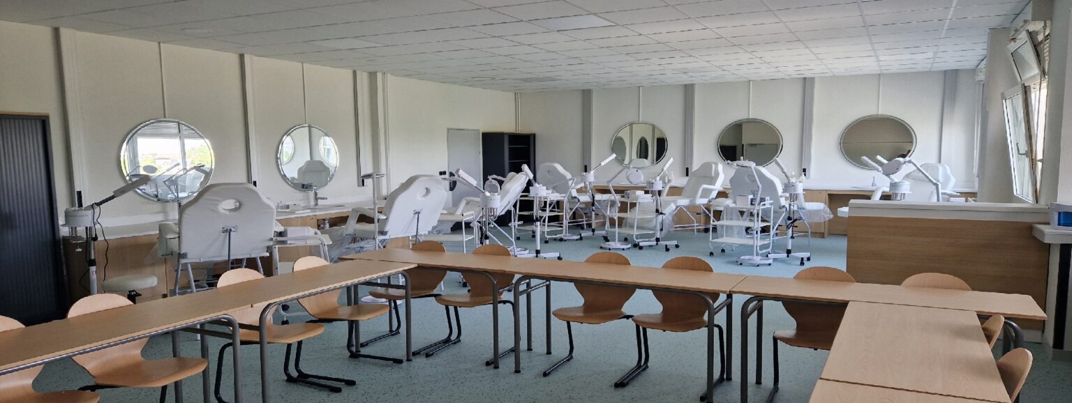 Lycée René-Josué VALIN – Rue Henri Barbusse, 17000 La Rochelle